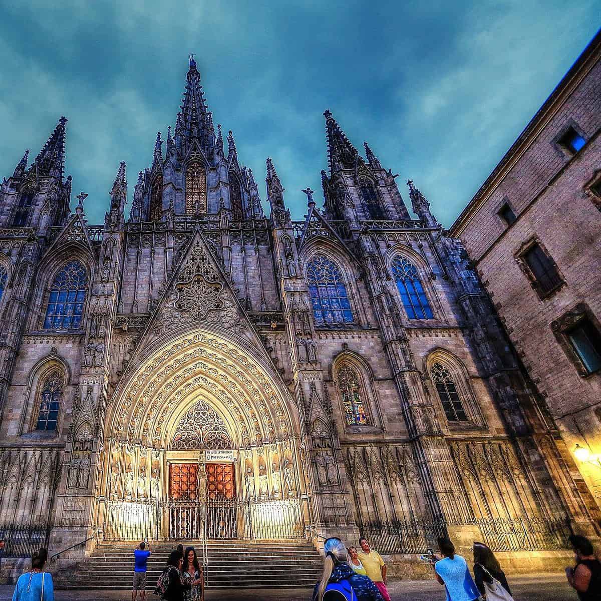32 Famous Landmarks in Spain to Add to Your Bucket List