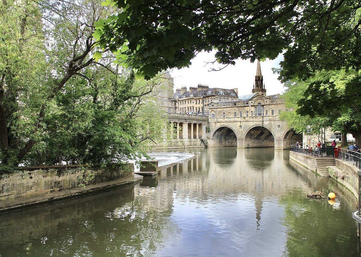 9 Most Beautiful Cities in the UK for Your Next Family Adventure