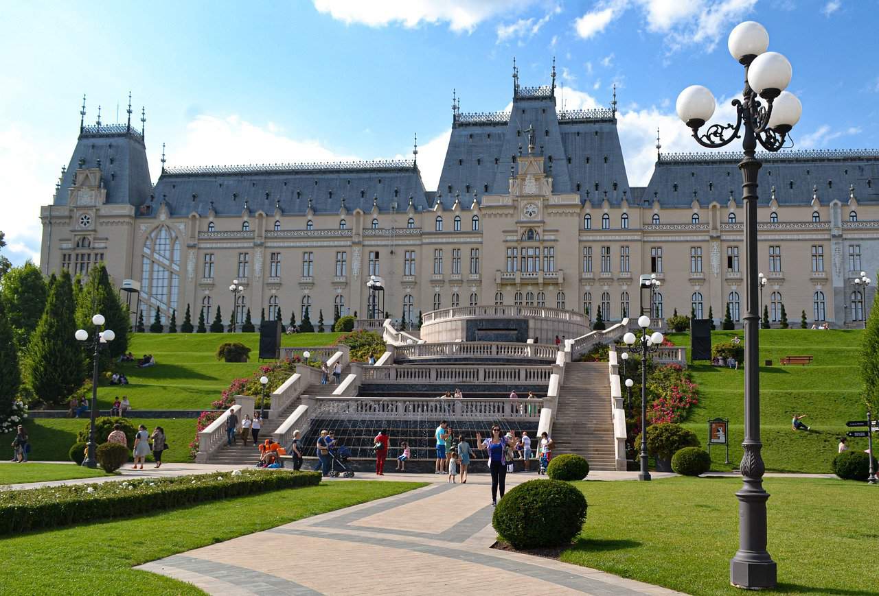 7 Beautiful Cities in Romania to Visit in 2024 + List & Map
